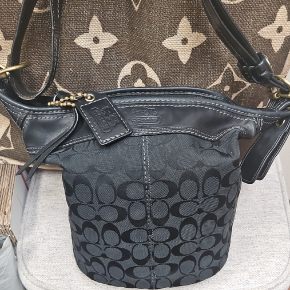 Coach | Bags | Coach Bleeker Signature Shoulder C Bucket Bag Tote ...